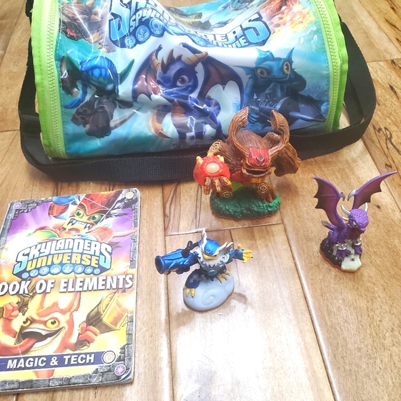 Toys | Skylanders Duffel Bag 3charactersbook Of Elements Kids Stuff ...